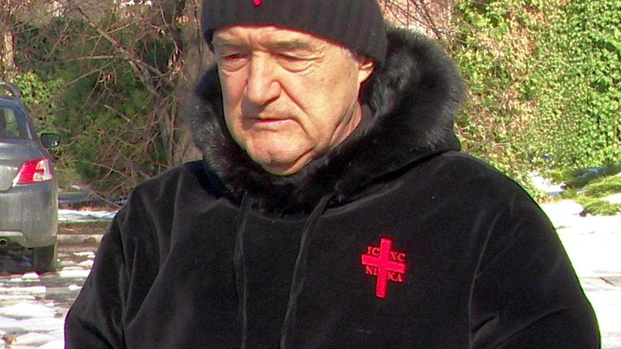 Playsport - Bărbatul care-i face lui Gigi Becali hainele cu cruce ...