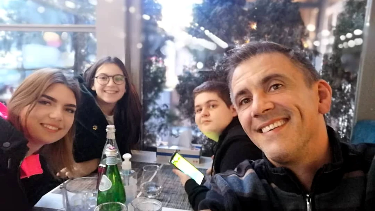 Ce soție superbă are Cosmin Cernat. Prezentatorul de la „Insula de 1 ...